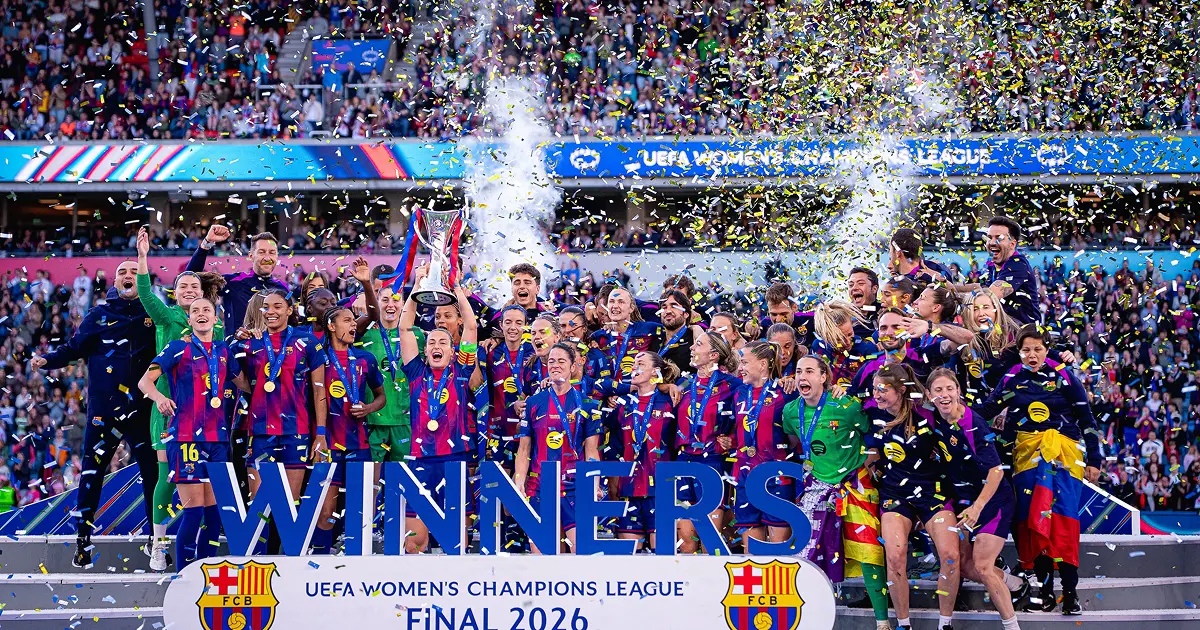 Alexia Putellas lifts Champions League trophy as Barcelona reign over ...