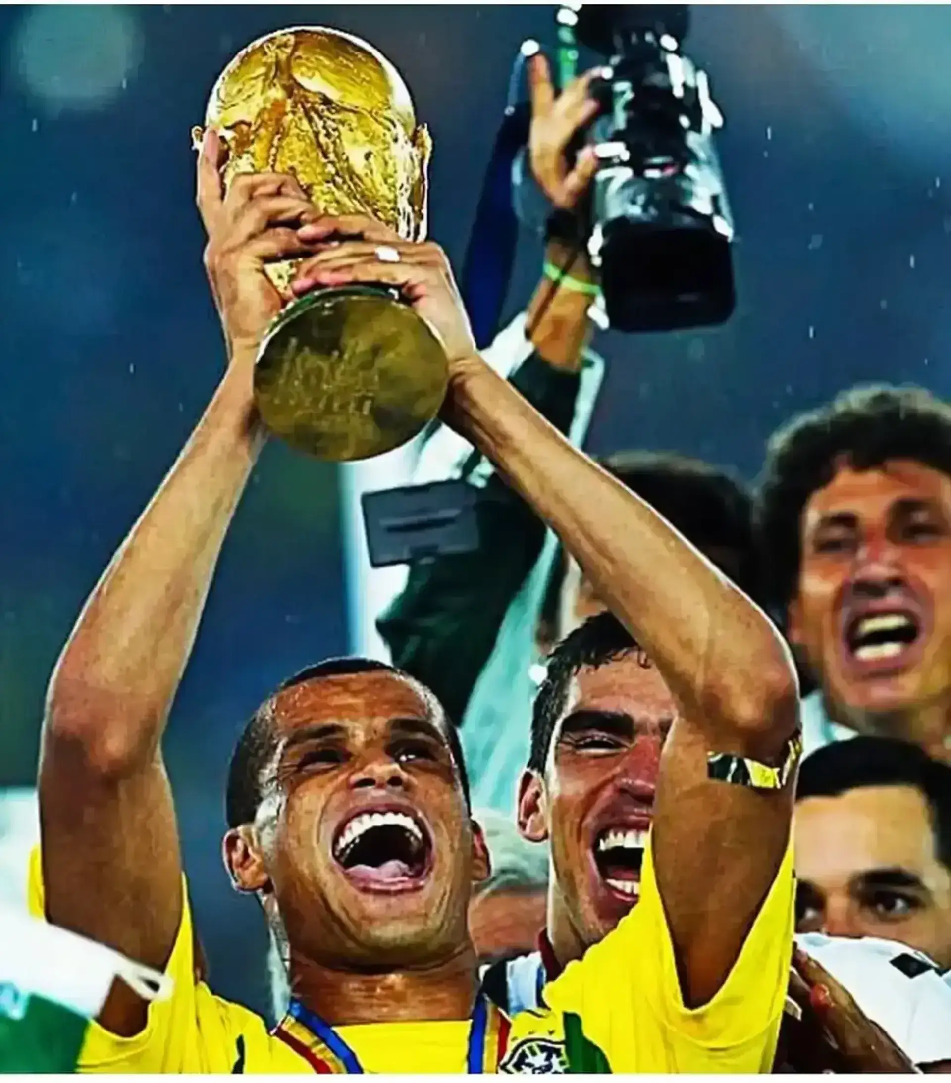 Two icons reunite: Neymar shares special moment with Rivaldo after ...