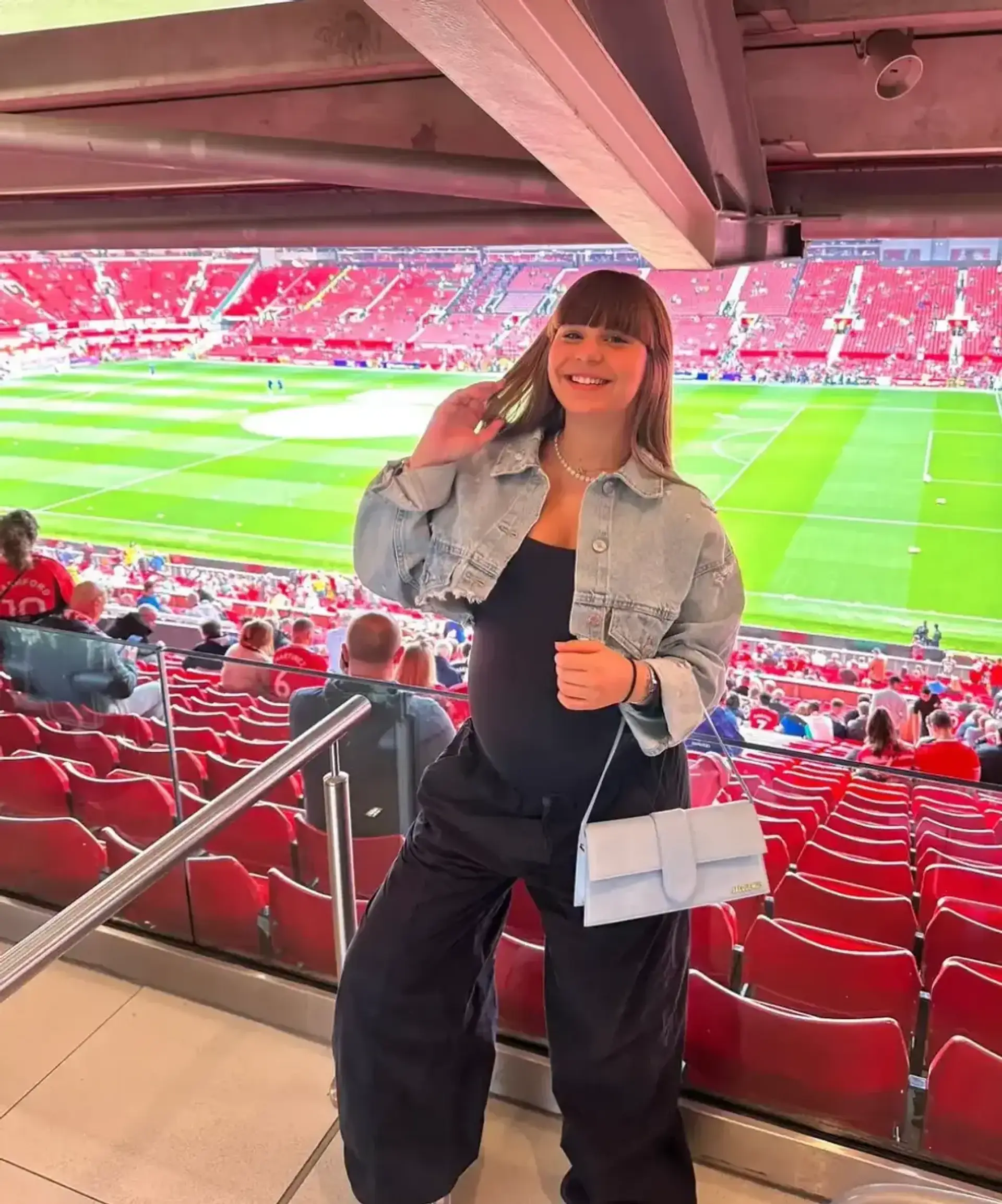 Alejandro Garnacho's girlfriend is a blogger and co-owner of a ...