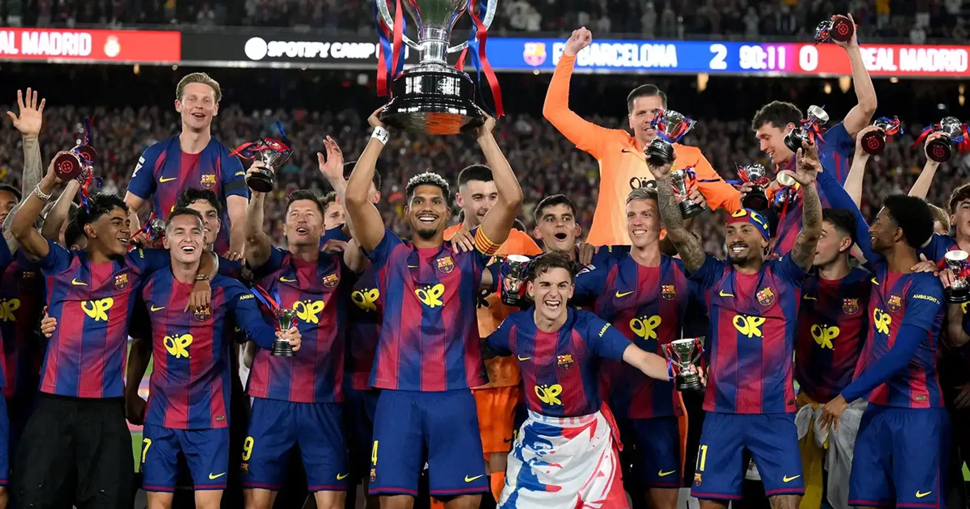 Ronald Araujo lifts La Liga trophy as FC Barcelona celebrate title ...