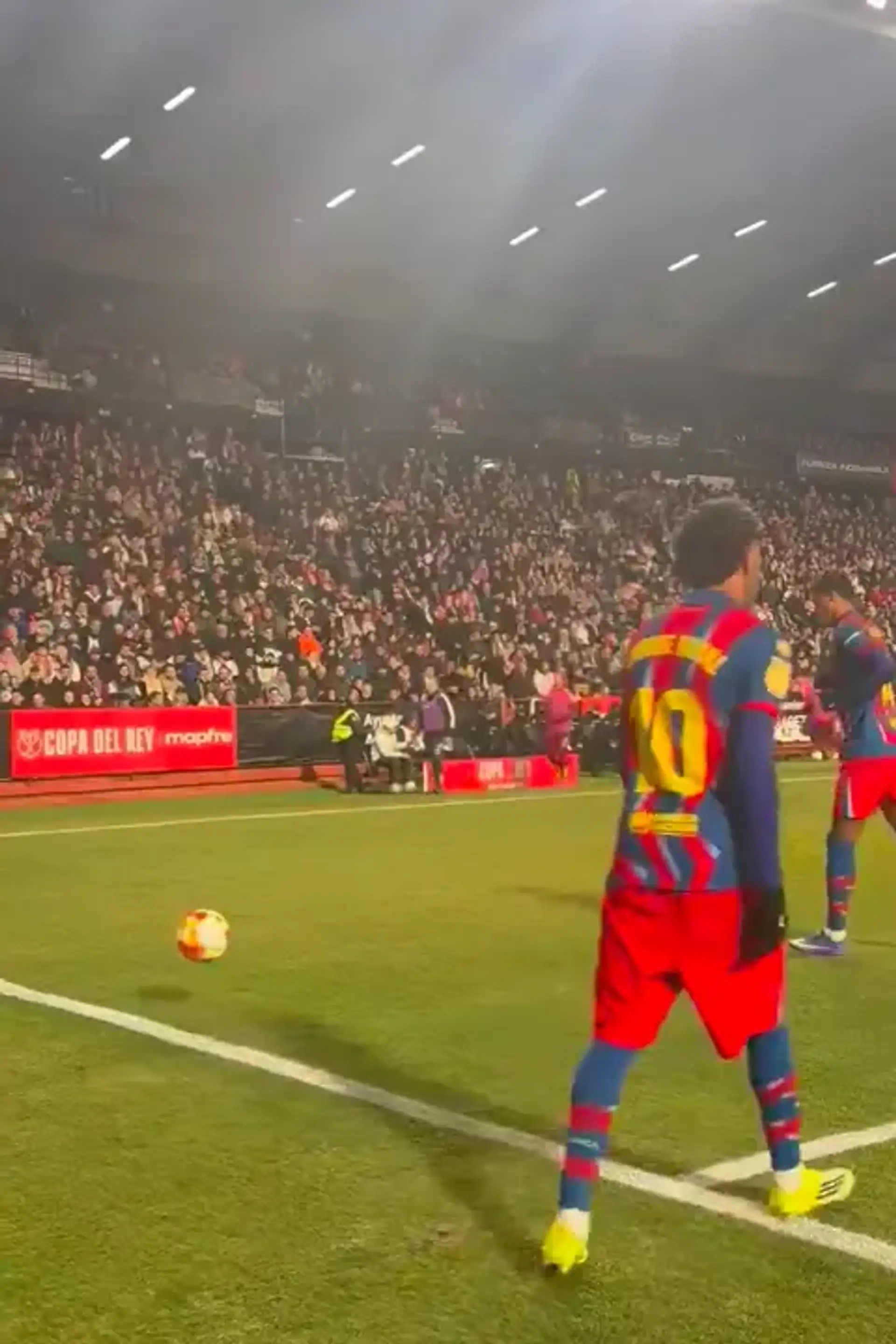 Calm under fire! How Lamine Yamal reacted to hostile boos and whistles ...