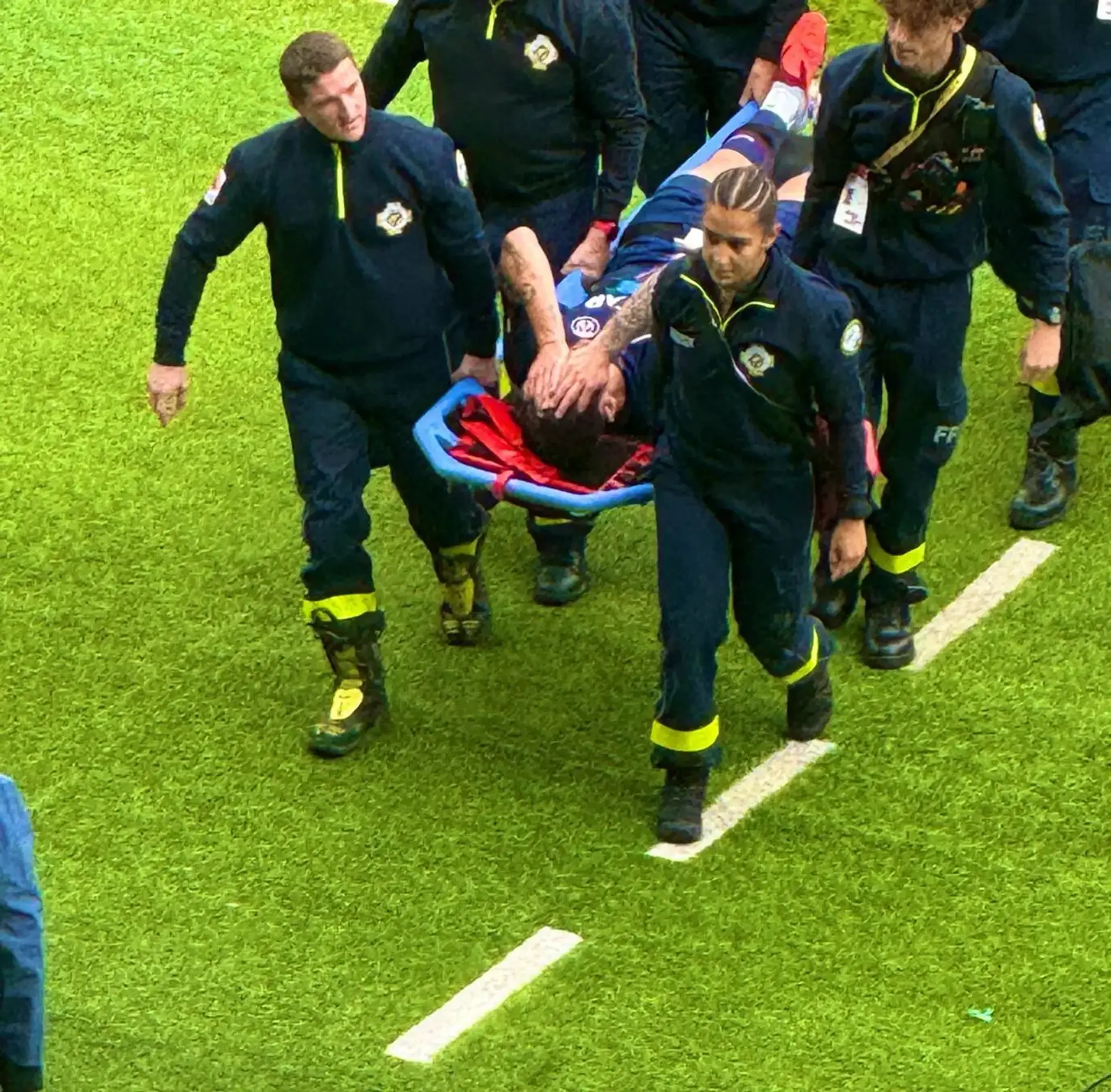 PSG's Lucas Beraldo in tears as he's stretchered off with horrific ...