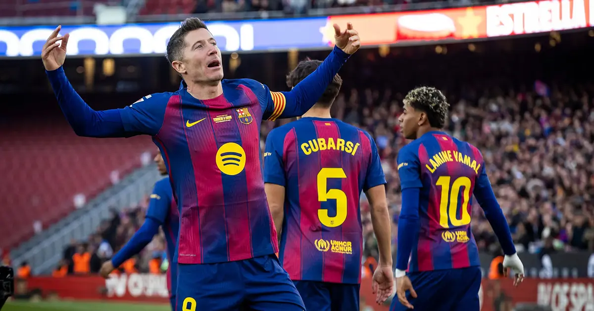 Robert Lewandowski determined to continue playing, Barcelona exit still ...