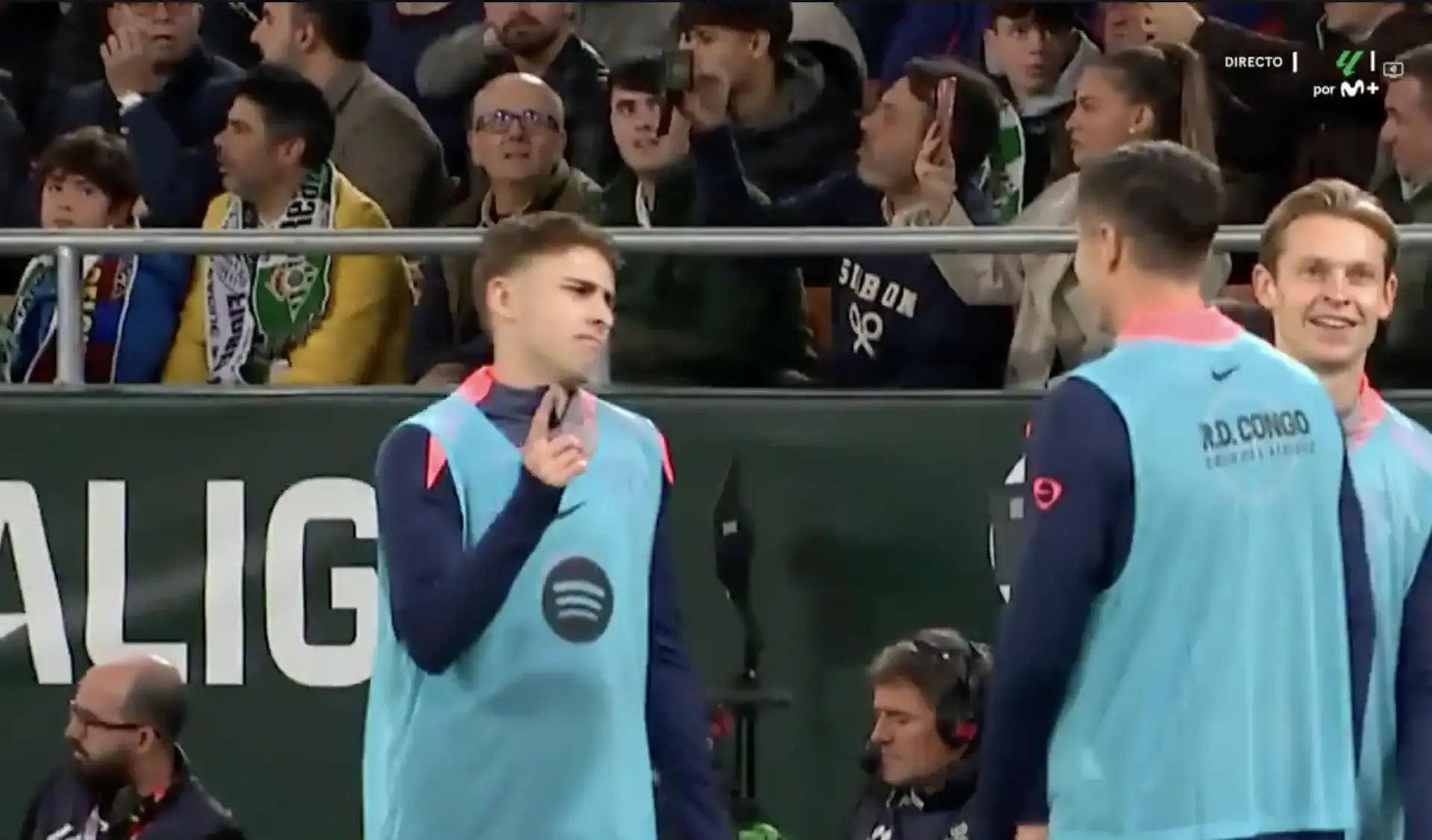 Barcelona players’ reaction to penalty awarded for Bartra 'handball ...