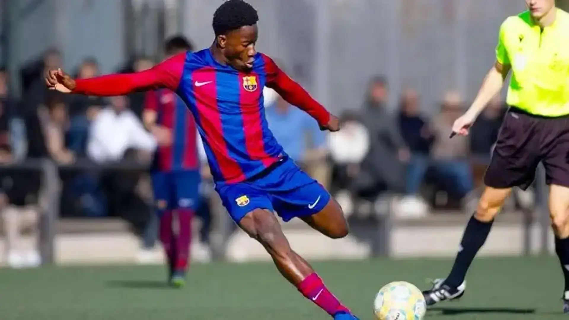 Ebrima Tunkara scores stunning solo goal for Barcelona U19 against ...