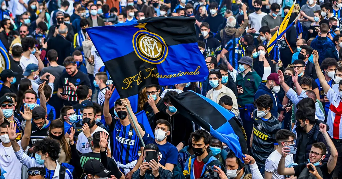 Inter fans chant 'Liverpool' during their flight - The reason is clear ...