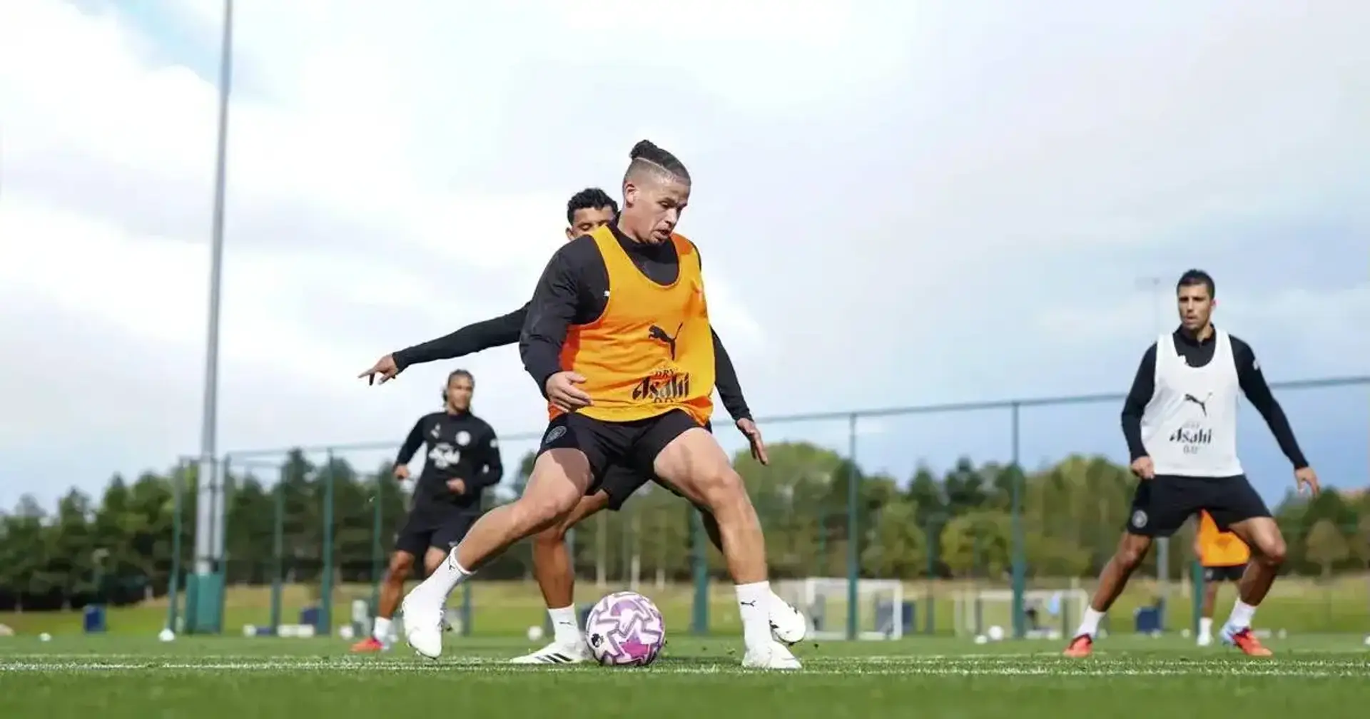 Kalvin Phillips de retour à l’entraînement avec l’équipe première de ...