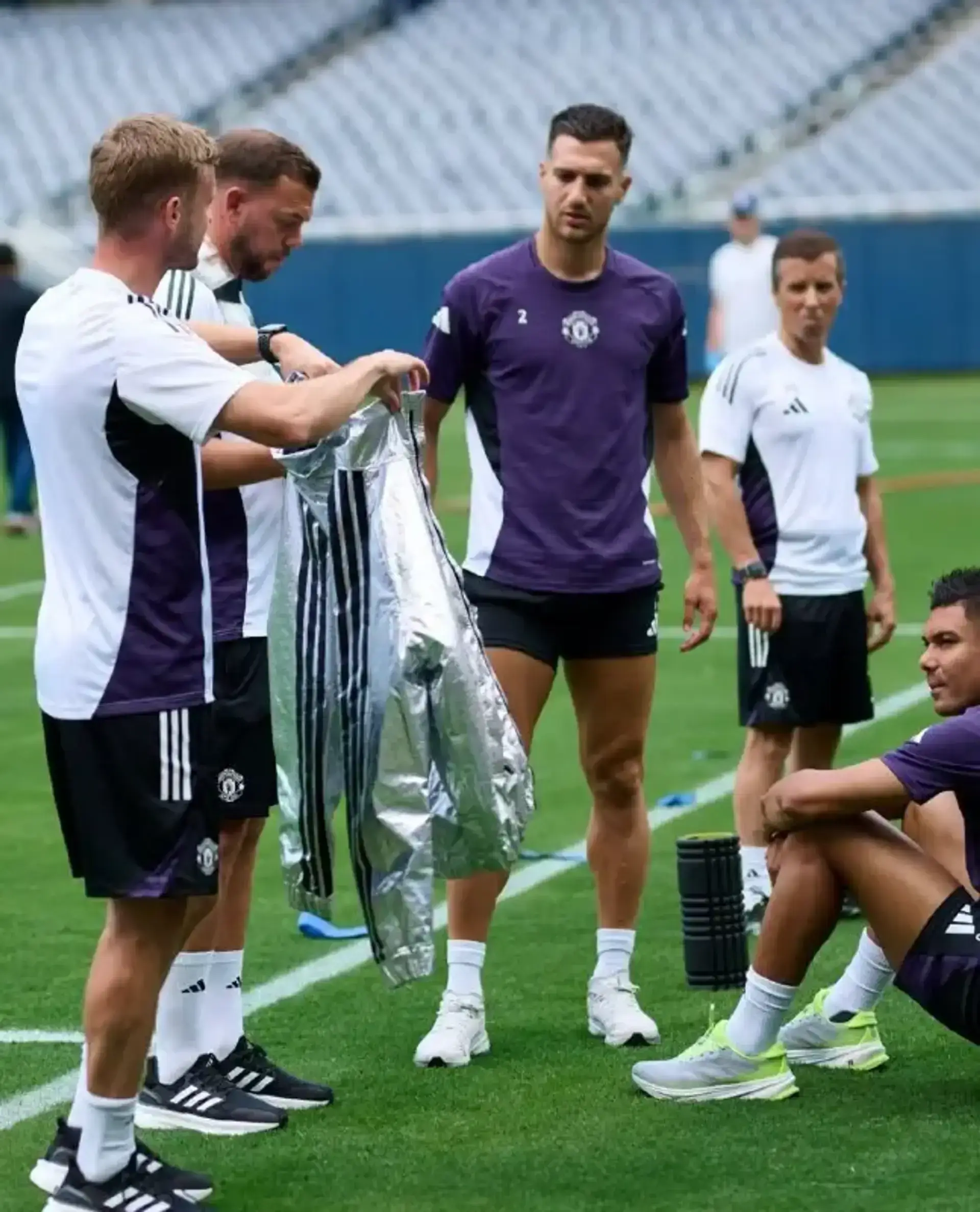 Man United players help Adidas test new cooling vests: They’re expected ...