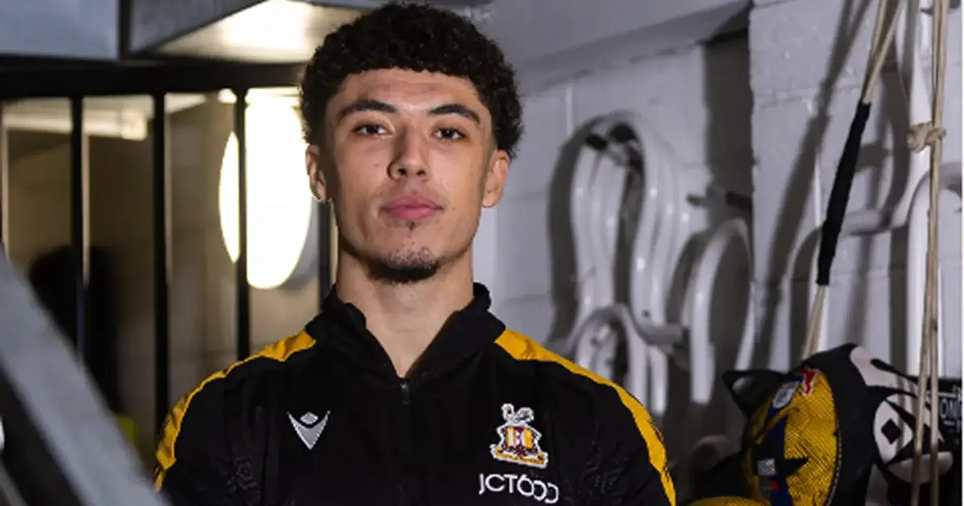 Bradford City sign Manchester United forward Ethan Wheatley on loan ...