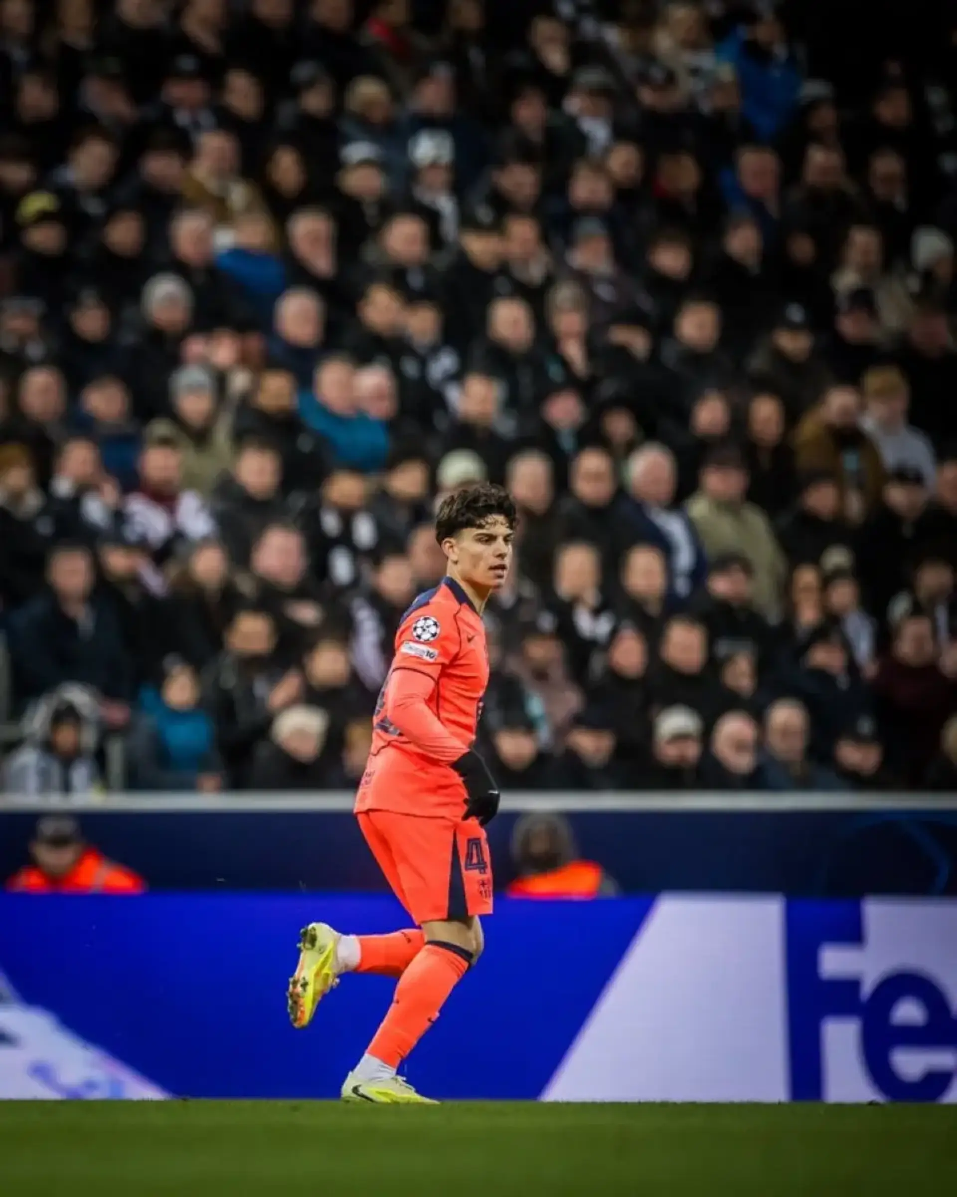 Marc Bernal’s cheeky reaction to Xavi Espart’s senior Barcelona debut ...