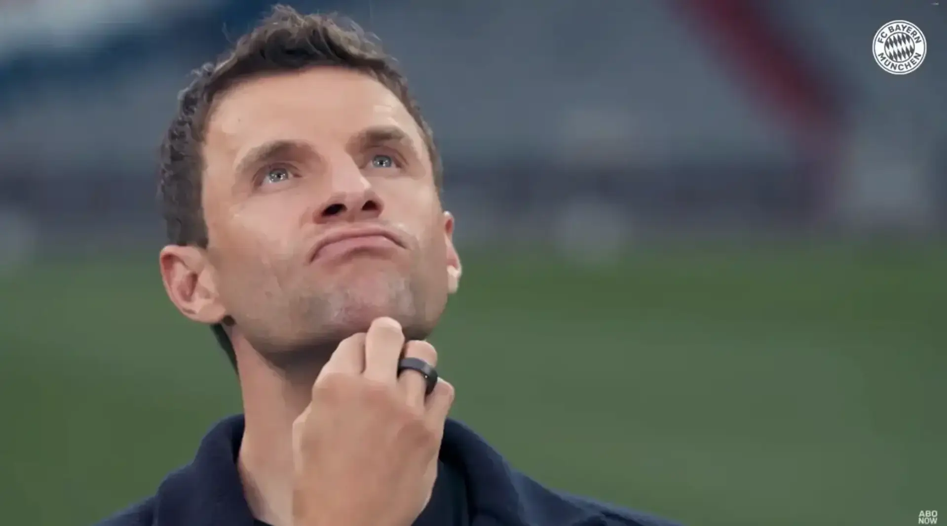 Manuel Neuer Sparks Emotional Moment In Thomas Muller S Farewell