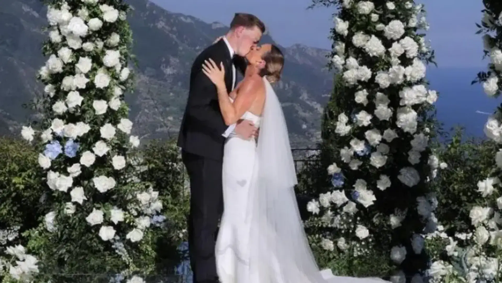 Meet Emma Wood — Nottingham Forest star striker Chris Wood's wife who's ...
