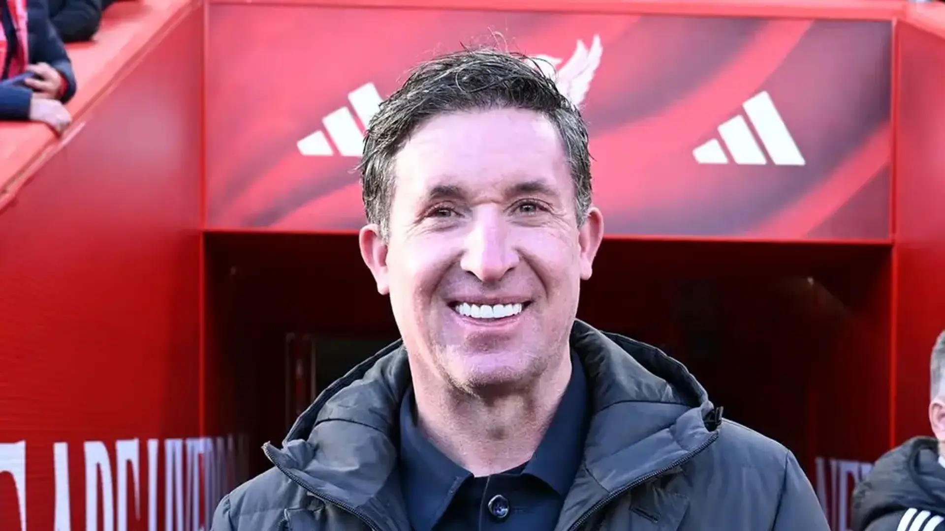 Robbie Fowler criticizes Arne Slot’s decision - 'You've got to play him ...