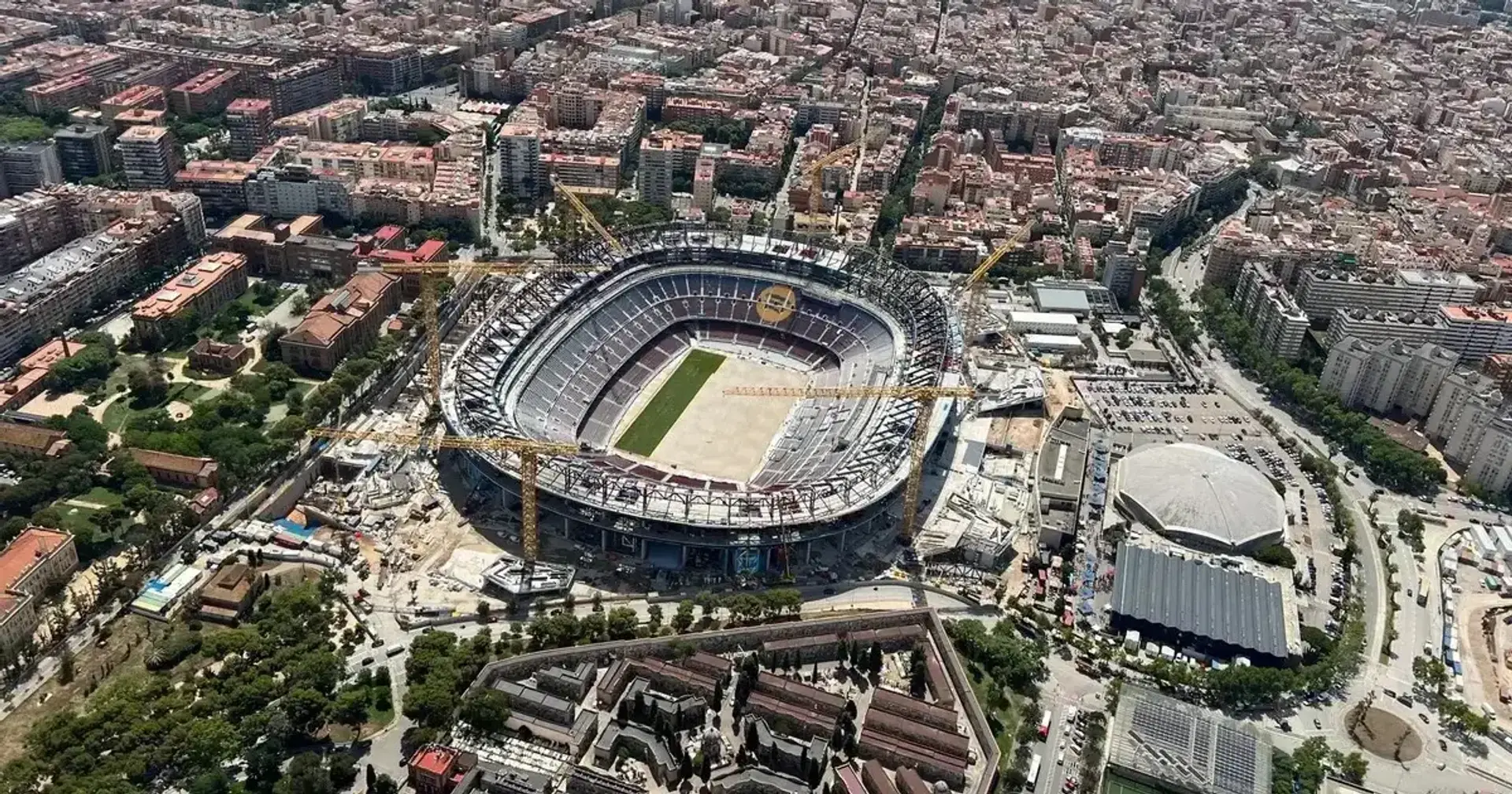 Le Barça commence à installer une nouvelle pelouse au Spotify Camp Nou ...