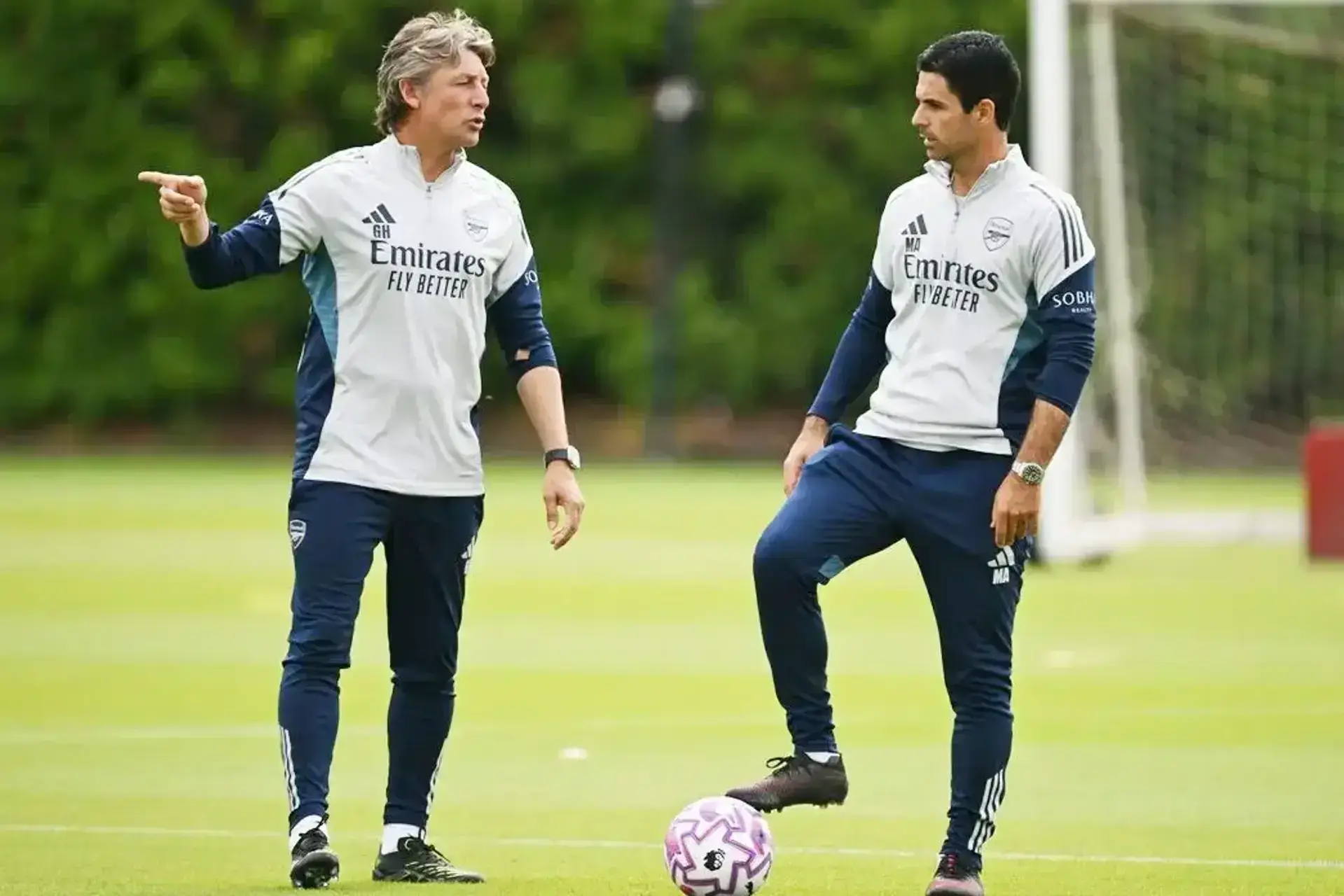 William Saliba reveals how Gabriel Heinze guides Arsenal defenders ...