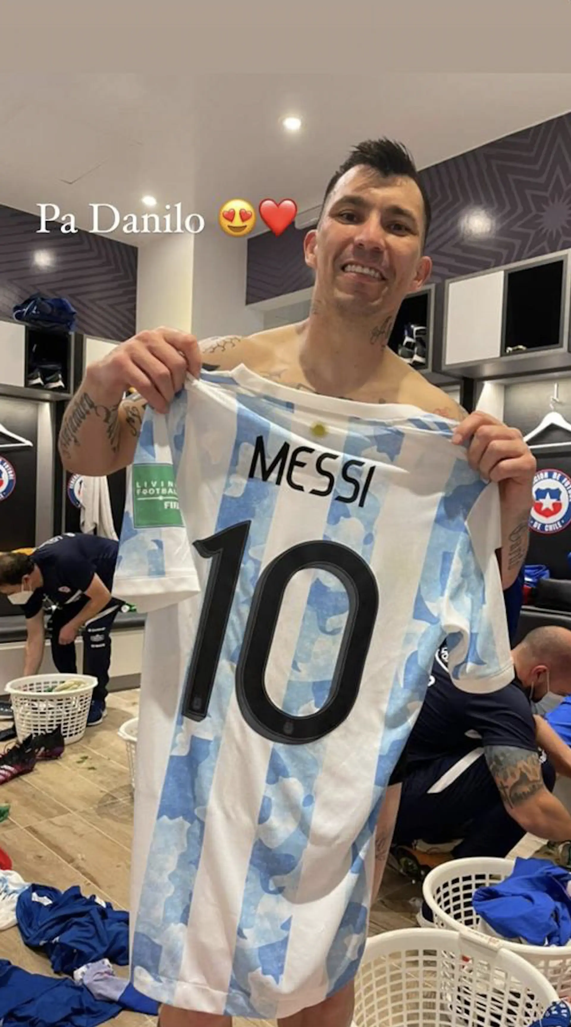 Messi gifts jersey to Chile 'pitbull' Gary Medel – the two heavily ...