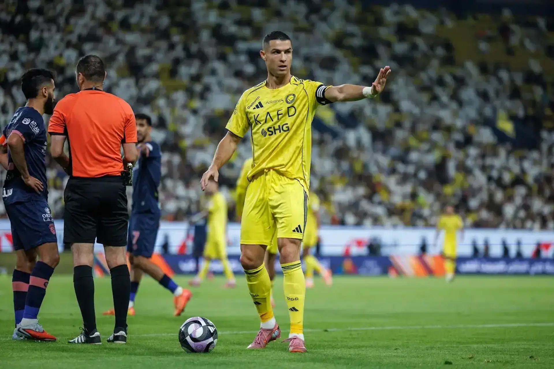 Biography of Cristiano Ronaldo: path to fame, accolades and ...