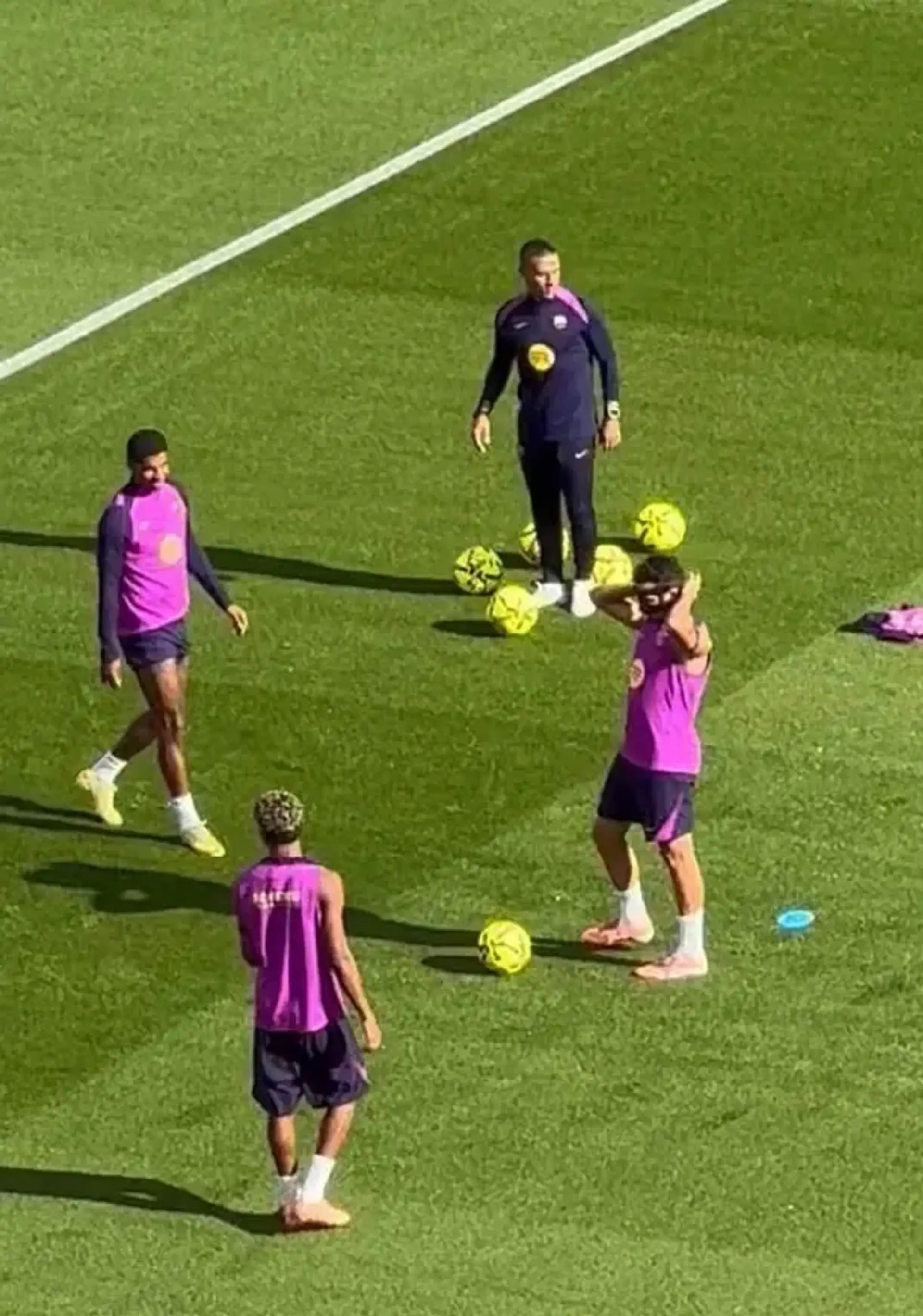 Caught on camera: Eric Garcia debuts new face mask in Barcelona ...