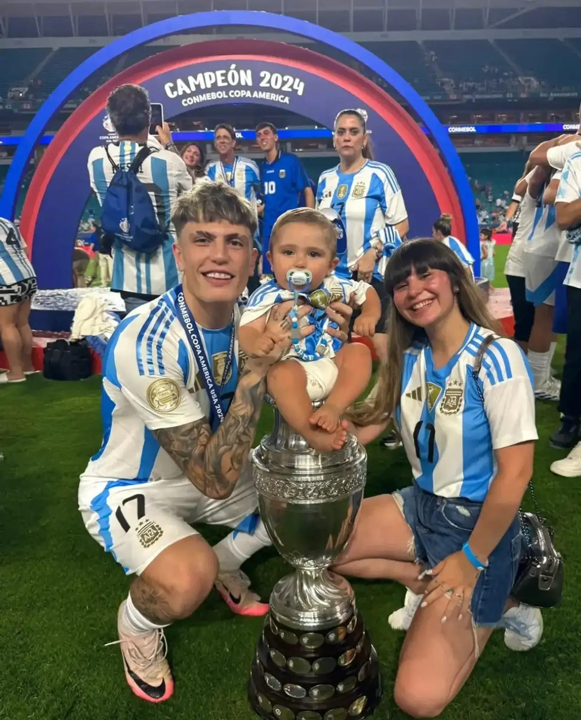 Alejandro Garnacho's girlfriend is a blogger and co-owner of a ...