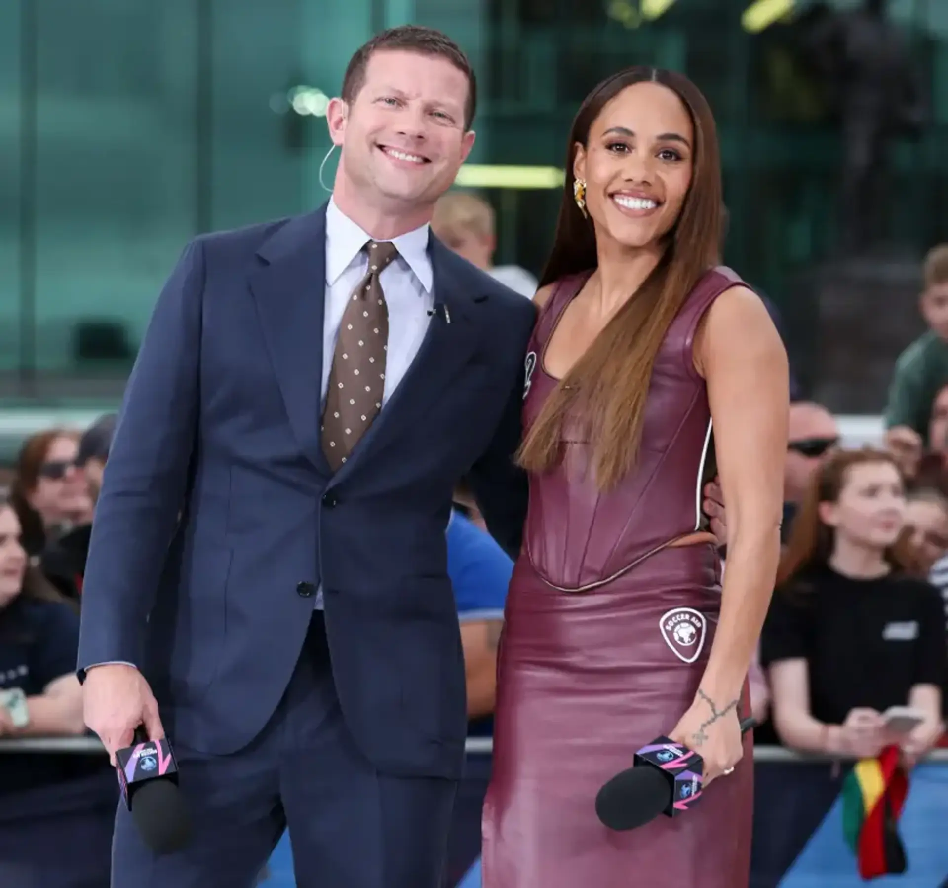 Alexandra Scott begeistert bei Soccer Aid 2025 – mit frecher Botschaft ...