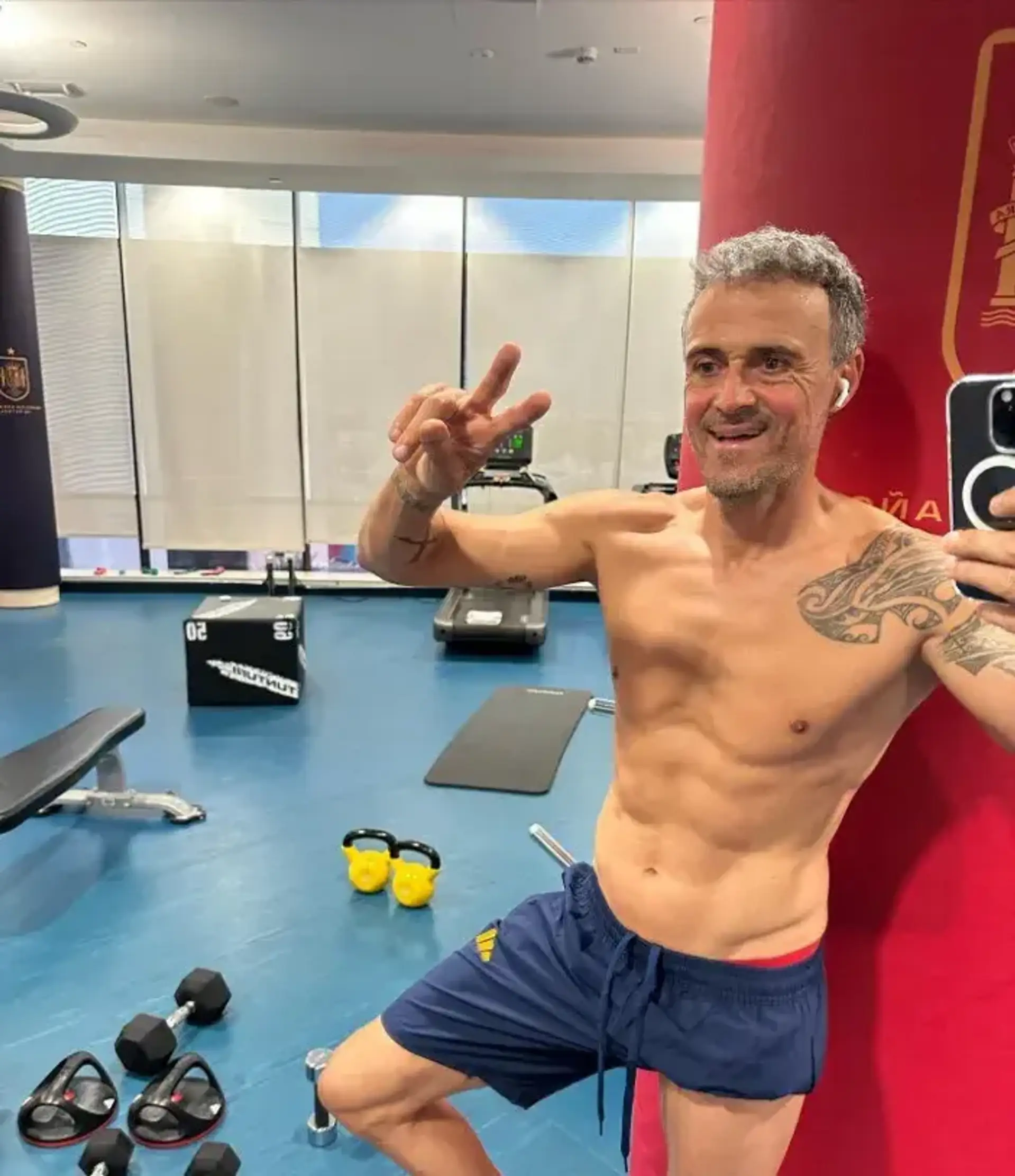 Luis Enrique maintains impressive physical shape even after turning 55 ...