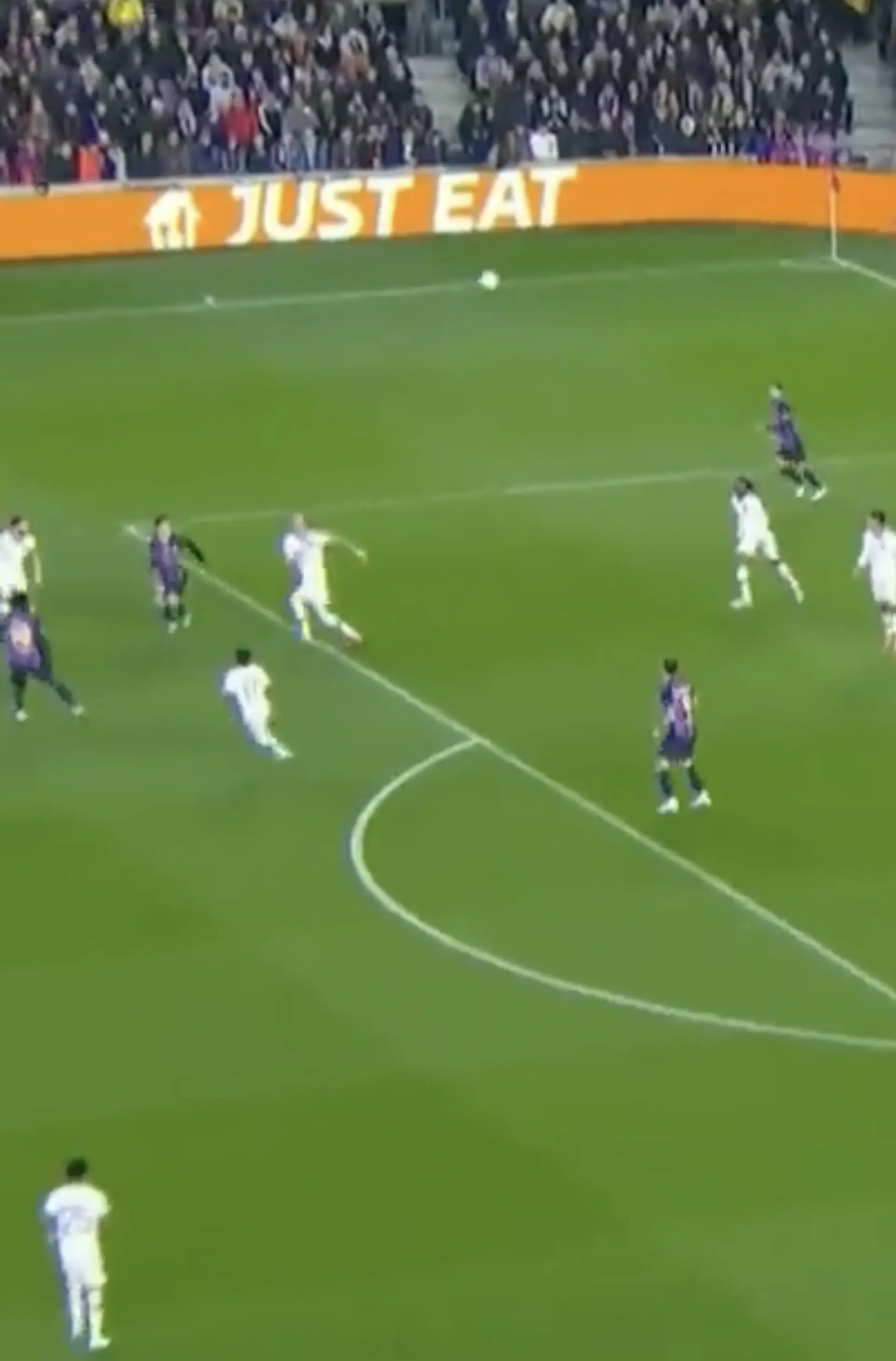 Caught on camera: Gavi outjumps 6'6’ Weghorst to win header in Man ...