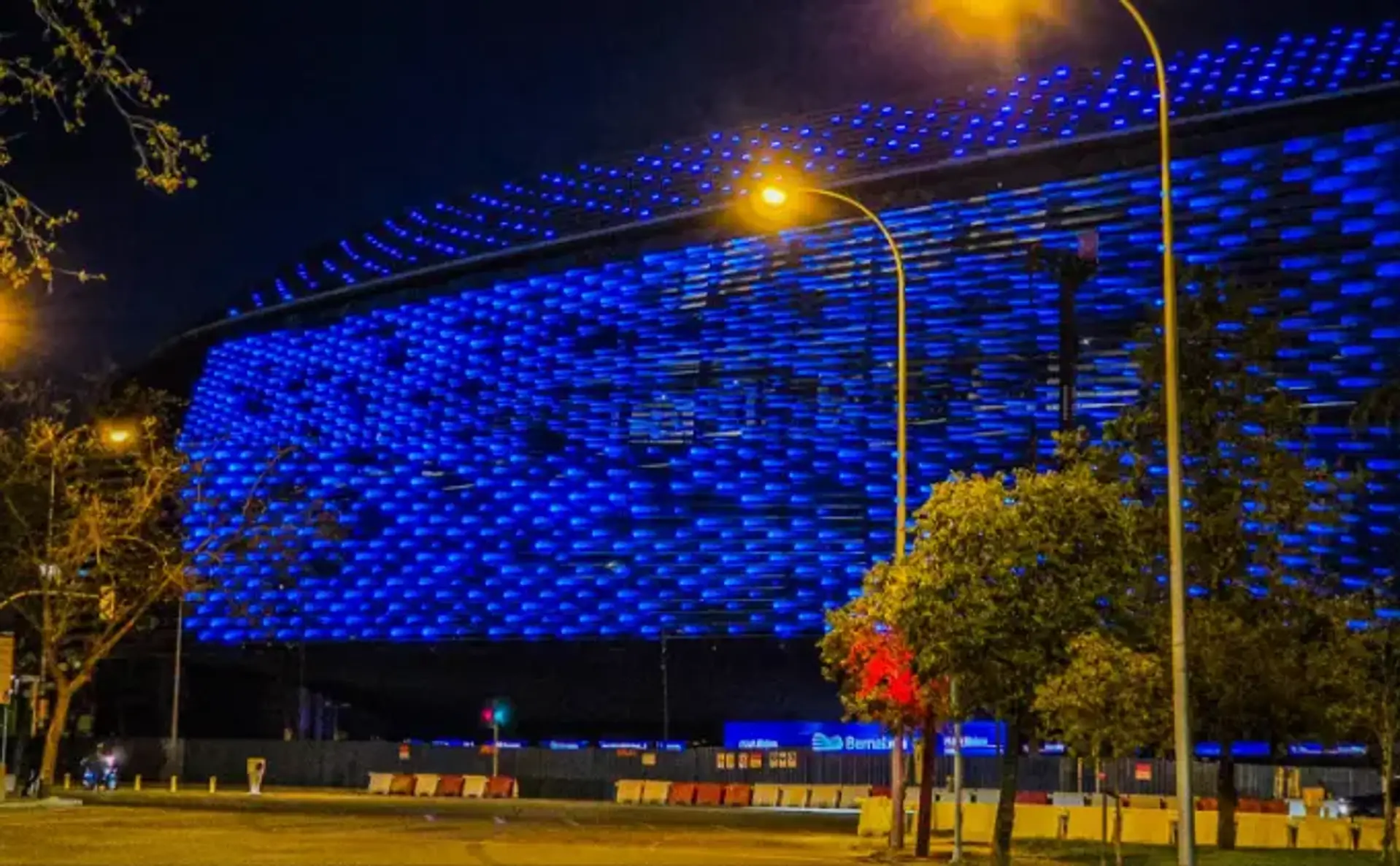 New Santiago Bernabeu lighting shines bright in stunning blue display ...