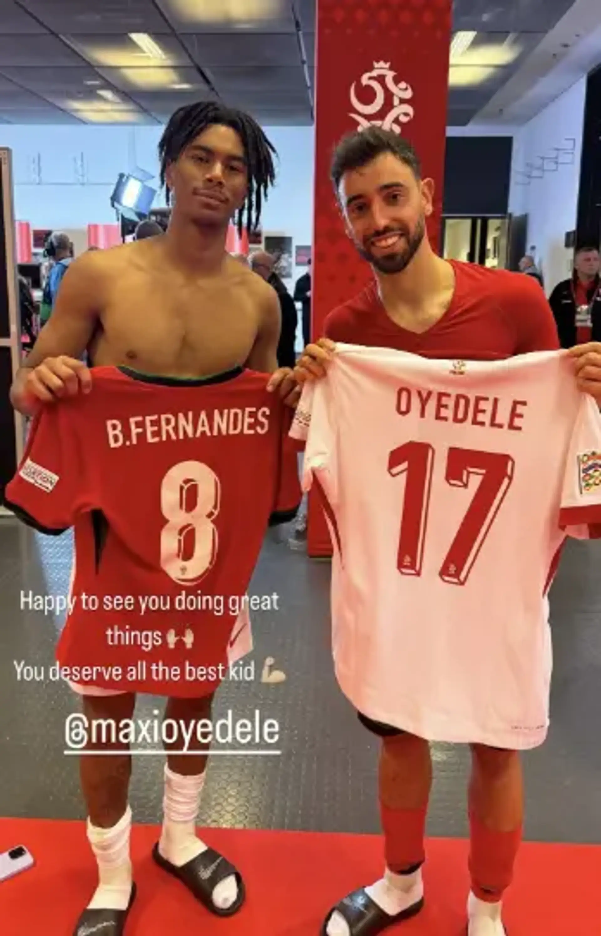 Spotted: Bruno Fernandes sweet gesture toward ex-Man United midfielder ...