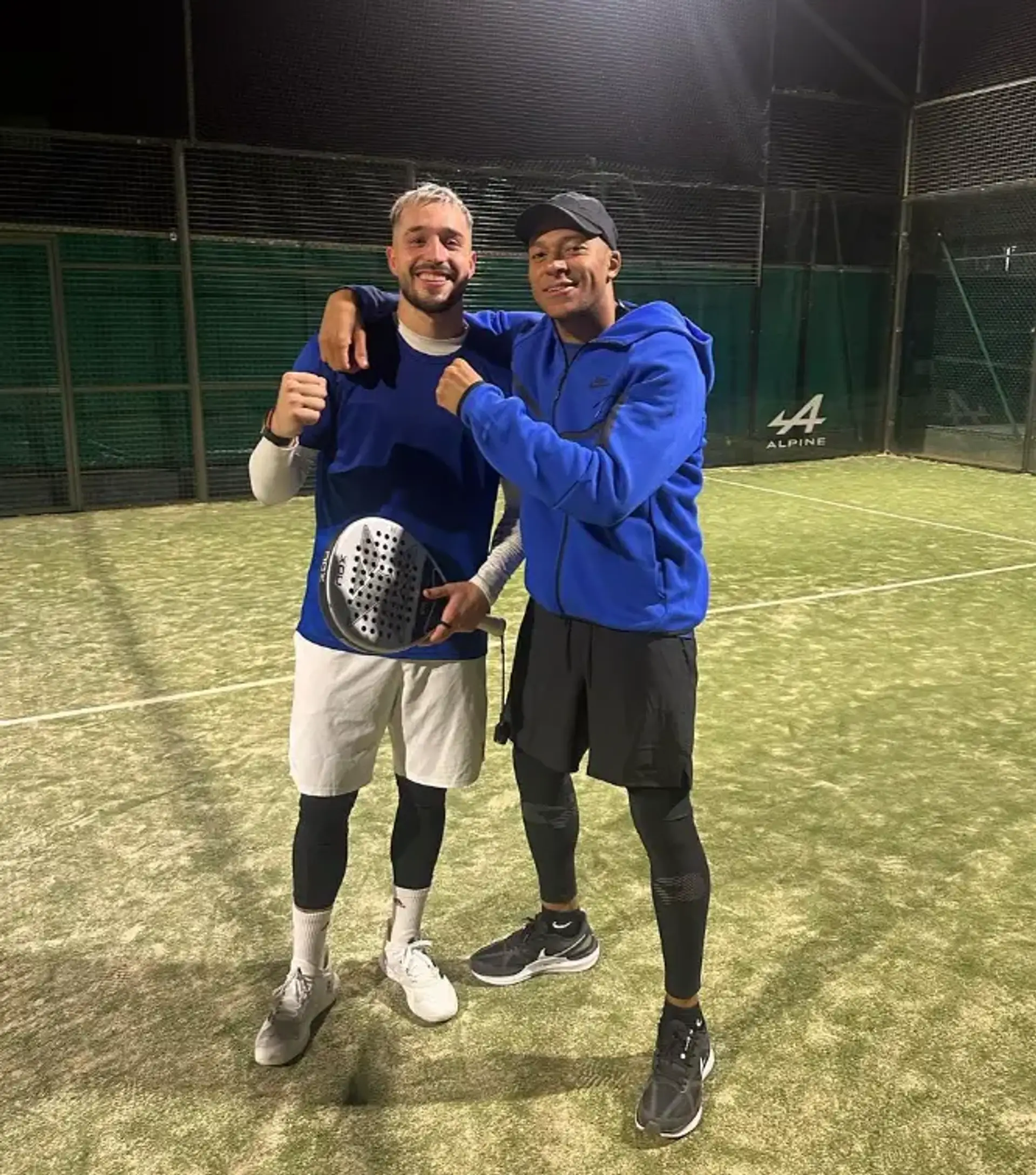 Kylian Mbappe spotted relaxing in Paris with Achraf Hakimi and a shisha ...