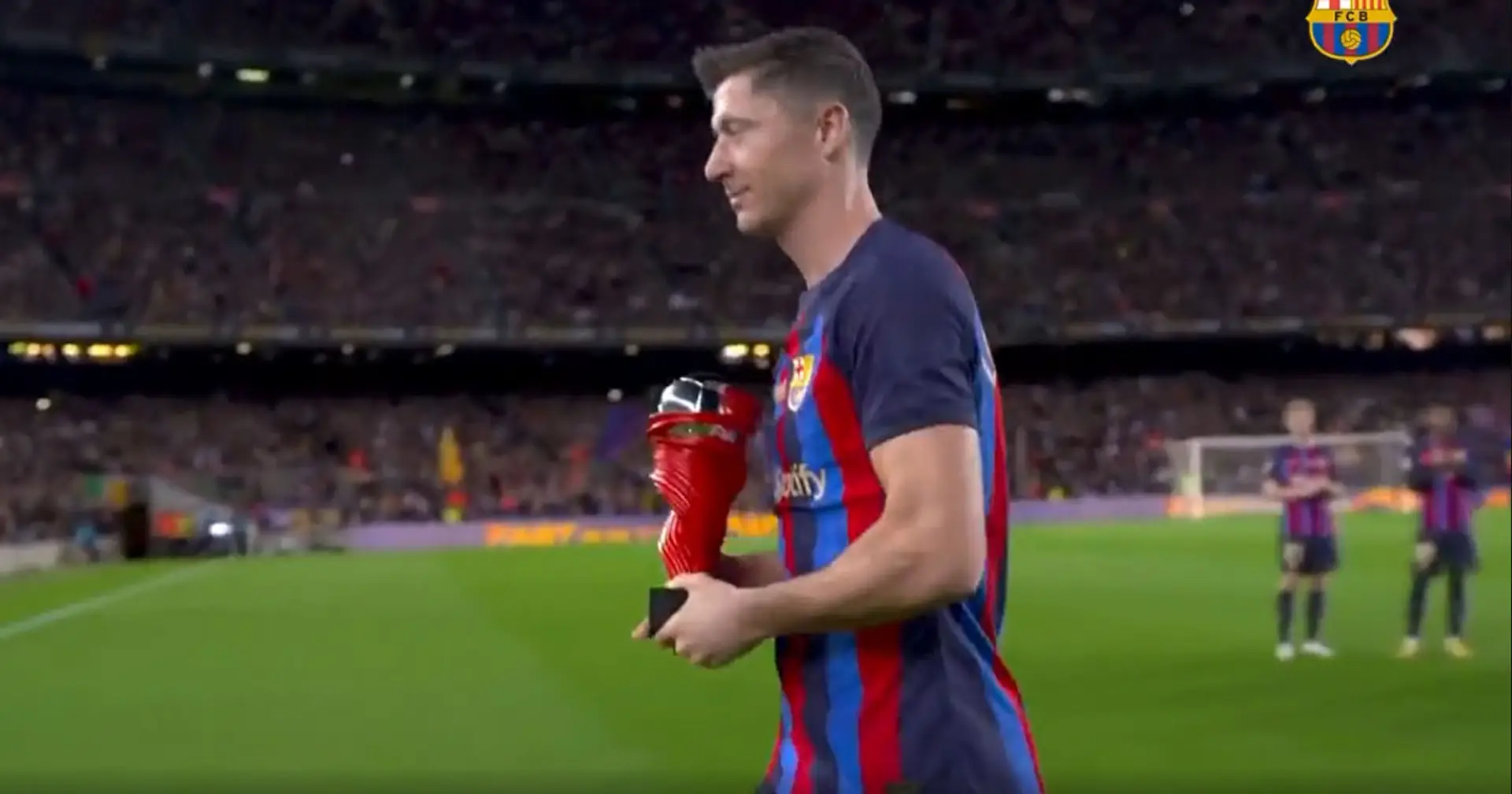 6 best pics as Lewandowski receives La Liga Player of the Month award